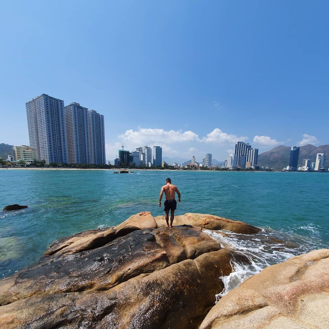 Hon Chong Promontory in Nha Trang and Travel Tips - Da Nang Private Car